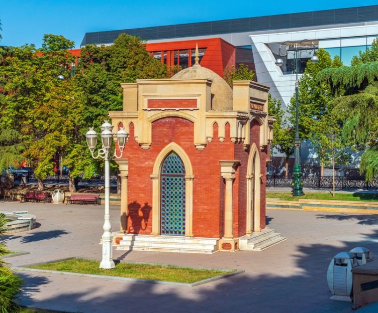 Cavad xan türbəsi | Azerbaijan.Travel